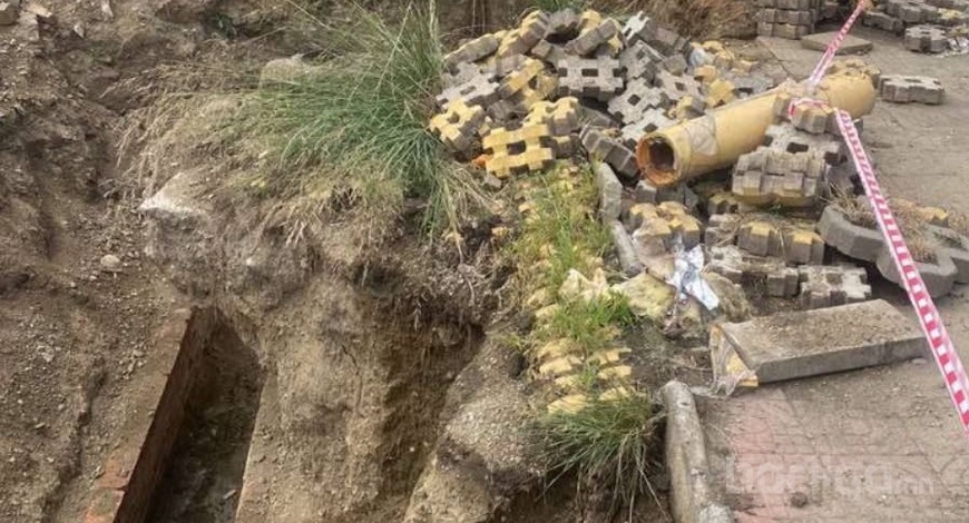 Зөвшөөрөлгүй зам талбай ногоон байгууламж ухаж буй мэдээллийг хүлээн