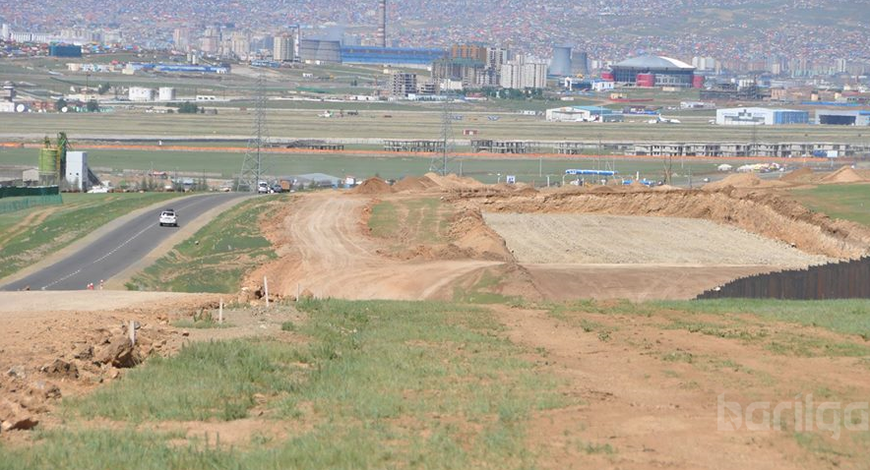 Шинэ нисэх онгоцны буудал чиглэлийн хурдны замын газрыг бүрэн чөлөөлөв